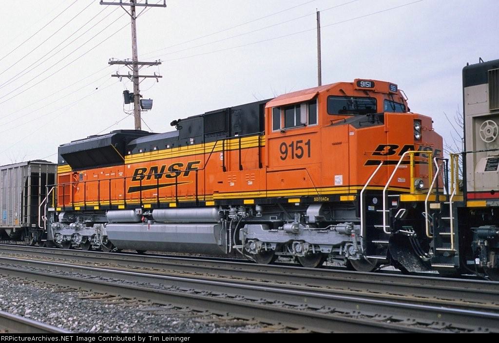 BNSF 9151